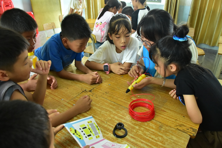 【2025年暑期“三下乡”】人工智能学院声鹭飞扬推普团 开展3D打印科普体验活动-南宁师范大学-人工智能学院/曙光大数据学院