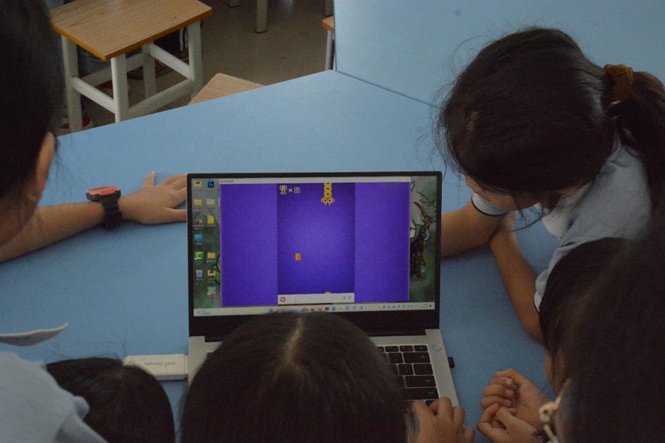 计算机与信息工程学院/曙光大数据学院2024年暑期“三下乡”社会实践团队开展Codemao简单编程体验课-南宁师范大学-人工智能学院/曙光大数据学院